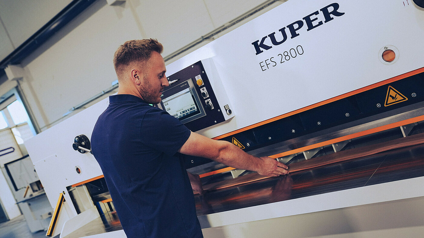 KUPER EFS 2800 Veneer Guillotine