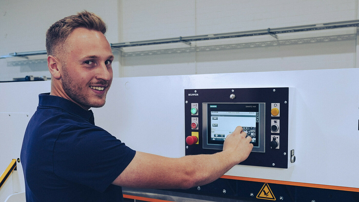 KUPER EFS 2800 Veneer Guillotine